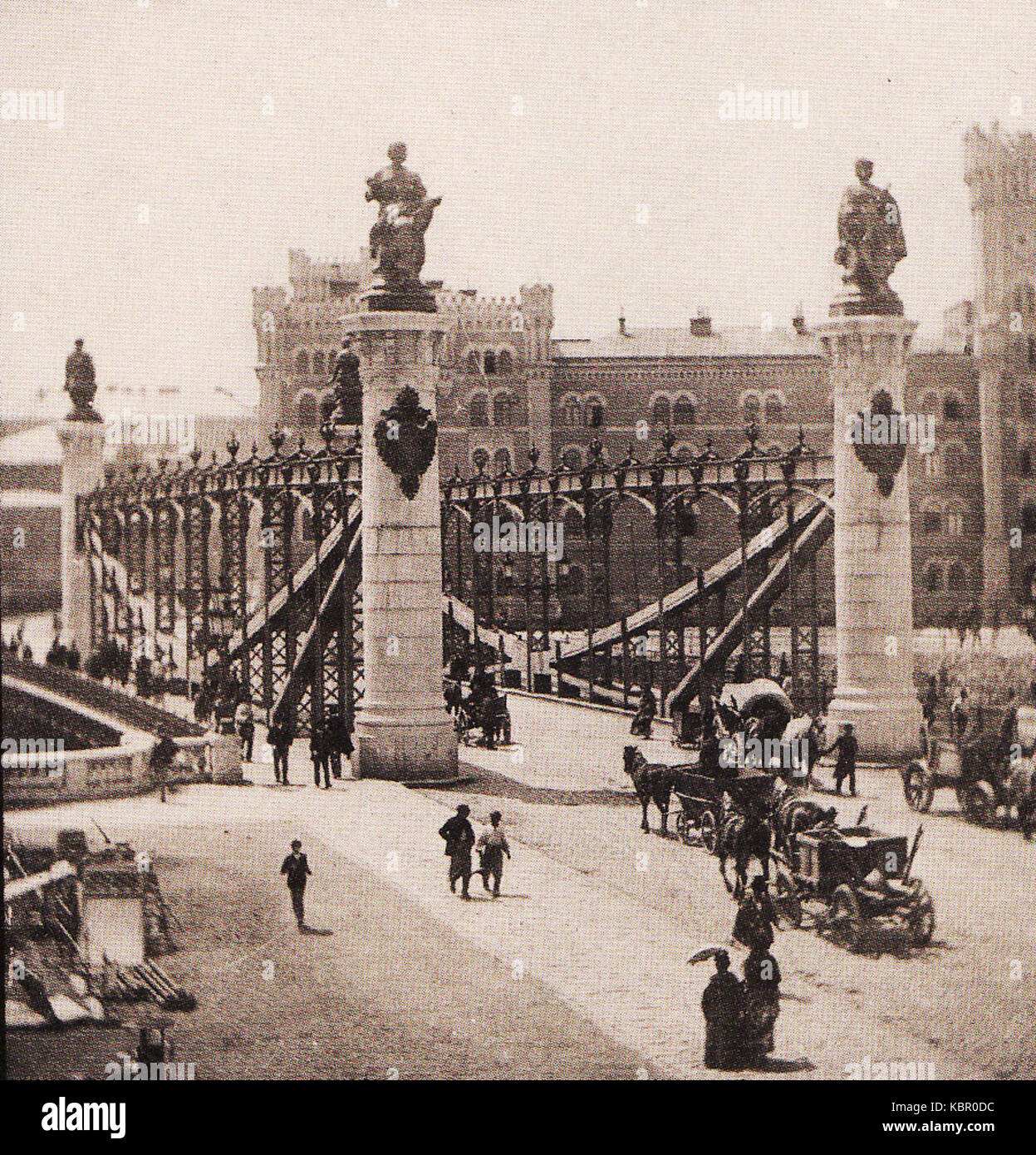 Augartenbruecke hi-res stock photography and images - Alamy