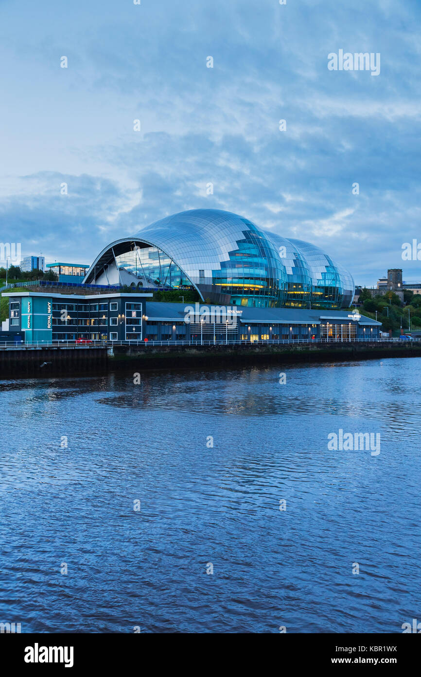 The Sage, Gateshead in Dawn Light Stock Photo - Alamy