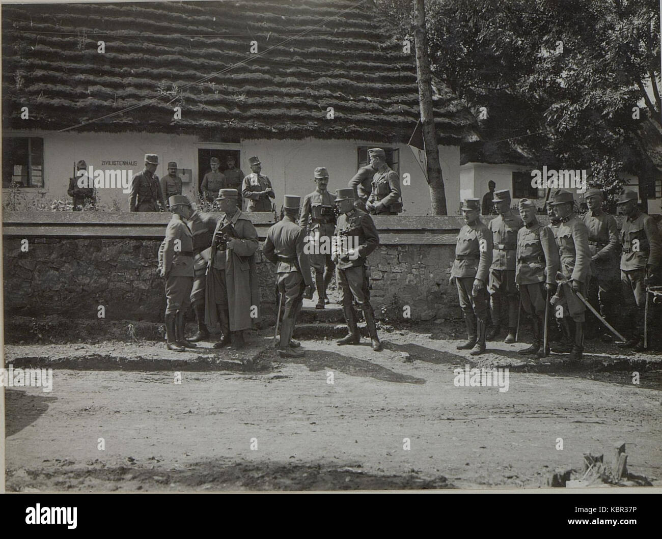 Sr.k.u.k.Hoheit Erzh. LEOPOLD SALVATOR im Quartiere des 12. ITD ... Sr.k.u.k.Hoheit Erzh. LEOPOLD SALVATOR im Quartiere des 12. ITD ...