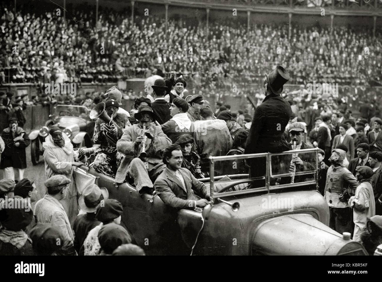 Fiestas de carnaval en la plaza de toros de Tolosa (1 de 5) Fondo Car ...