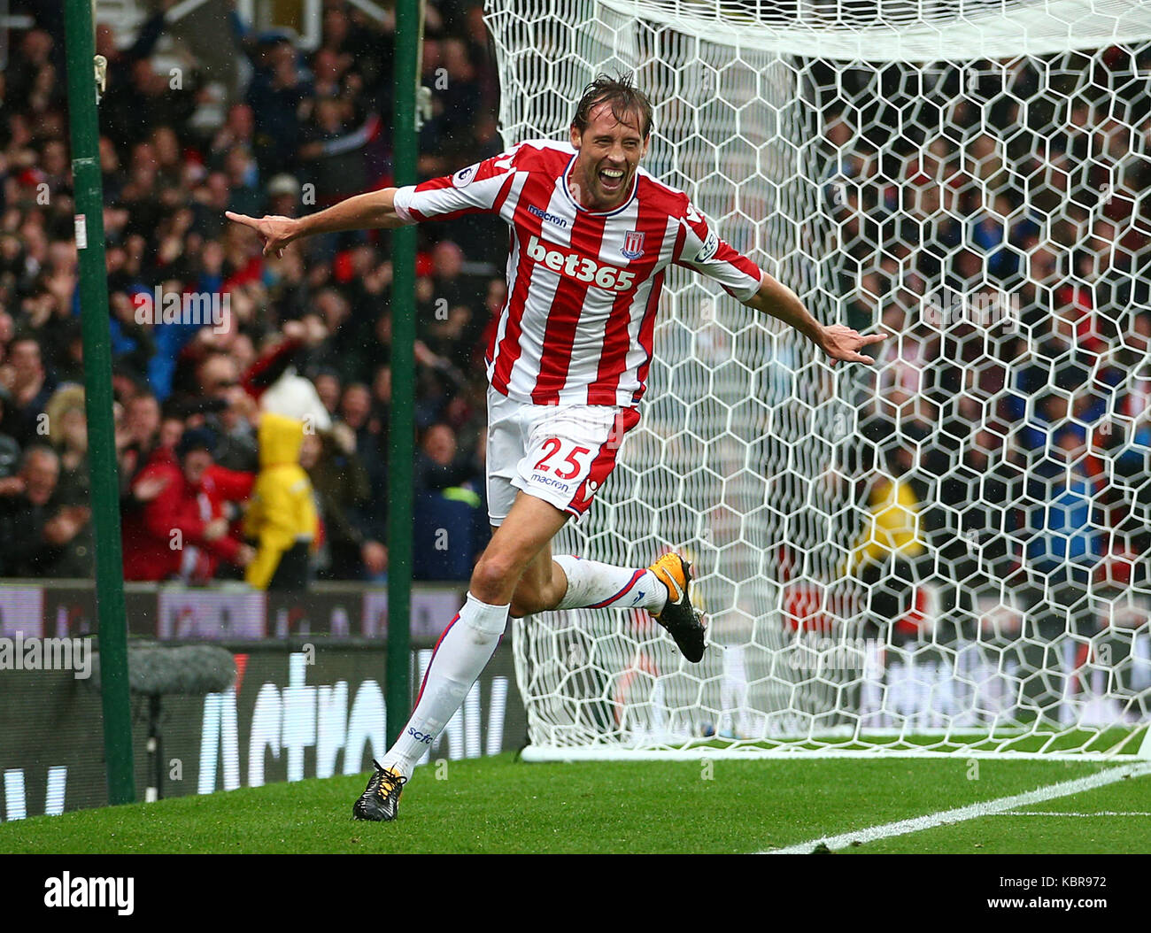 Stoke City's Peter Crouch celebrates scoring his side's second goal ...