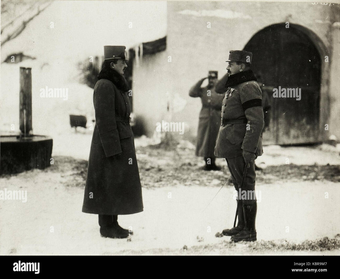 Kaiser Karl I., Besuch in Panchaia, Meldung der Offiziere u ...