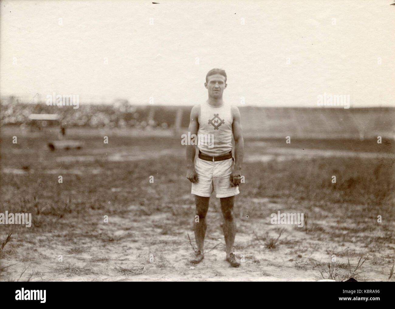 A historical reference to Archie Hahn of the Milwaukee Athletic Club ...