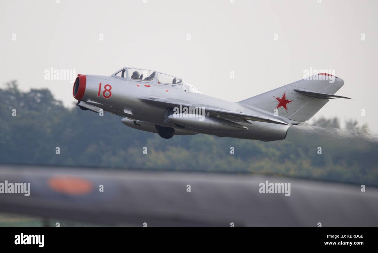 Mikoyan gurevich mig 15 fighter jet in flight hi-res stock photography ...