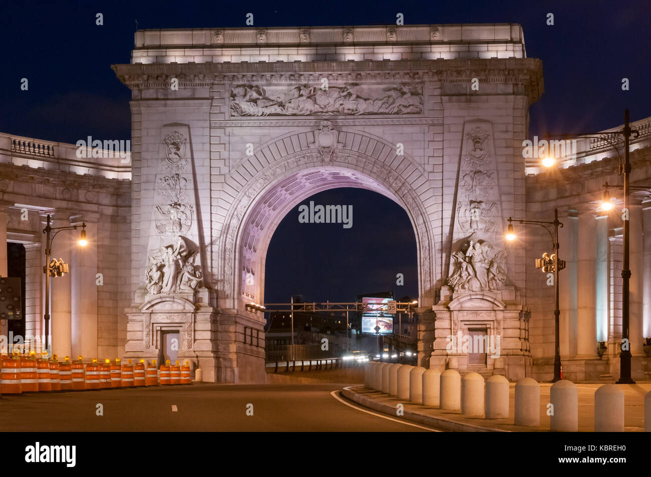 Manhattan Bridge Arch and Colonnade Entrance in New York, USA Stock ...