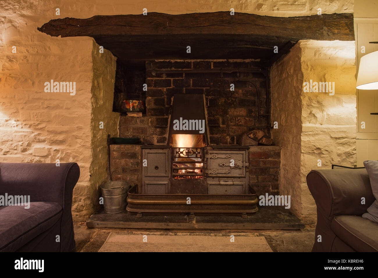 Old cottage fire hi-res stock photography and images - Alamy