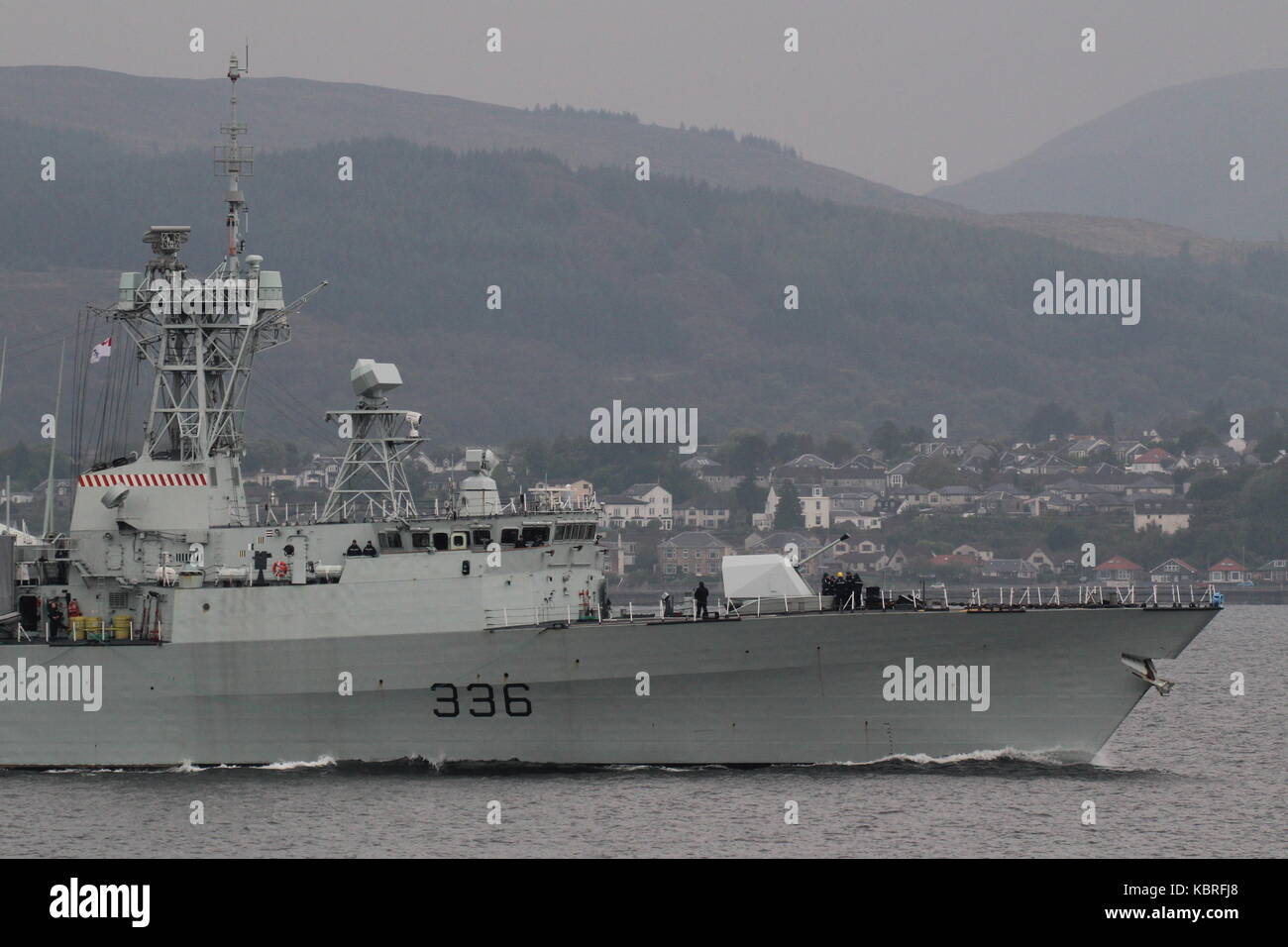 HMCS Montreal (FFH-336), a Halifax-class (City-class) frigate operated ...