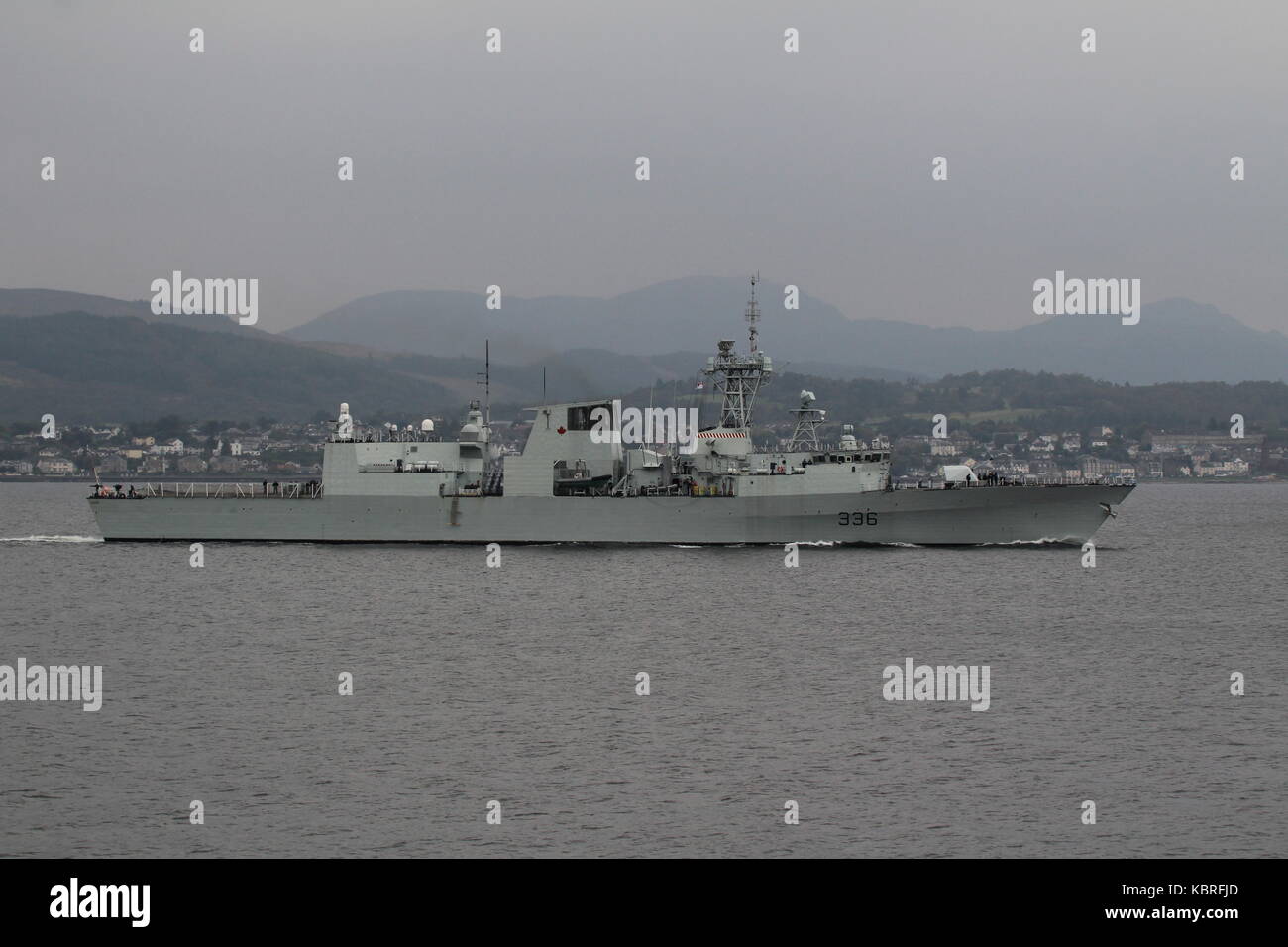 HMCS Montreal (FFH-336), a Halifax-class (City-class) frigate operated ...