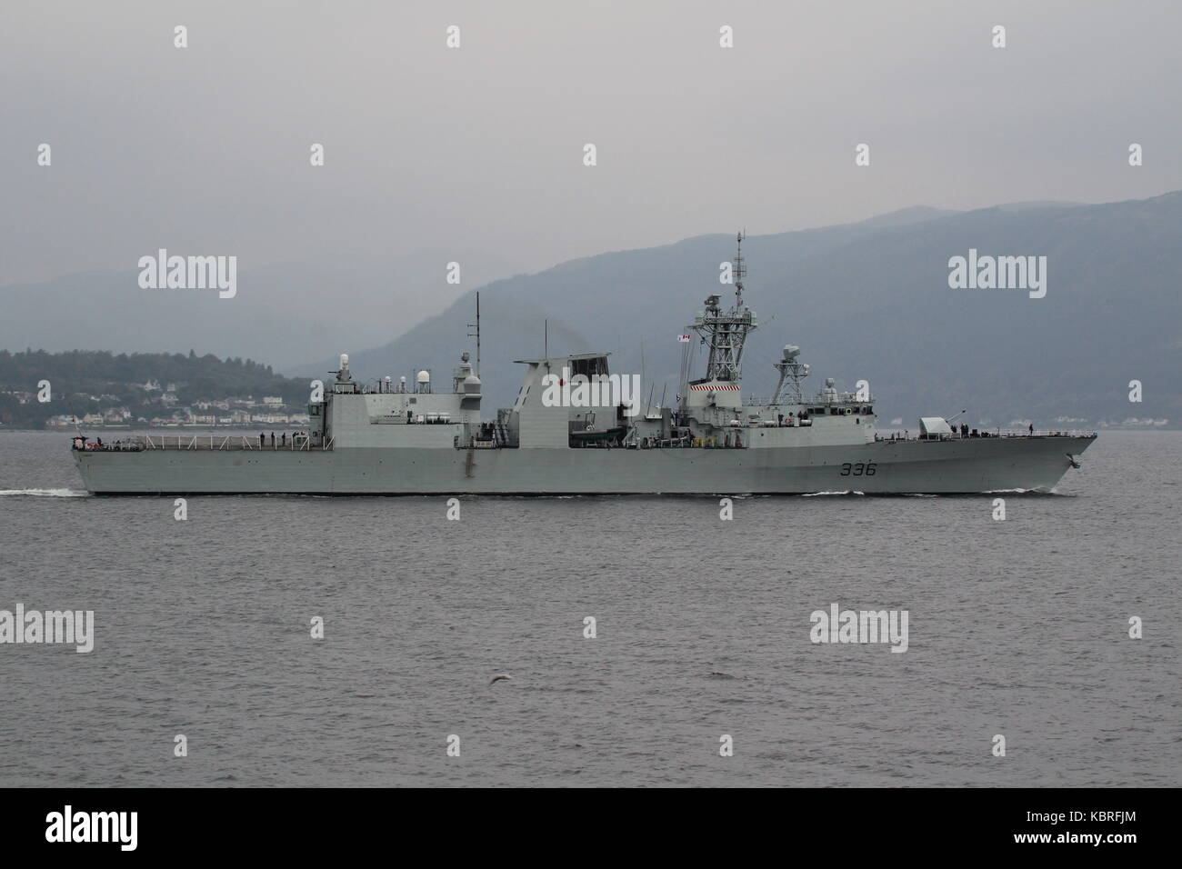 HMCS Montreal (FFH-336), a Halifax-class (City-class) frigate operated ...