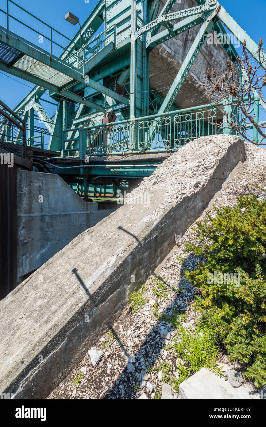 Detail of historic Scherzer rolling lift bascule bridge over the Des ...
