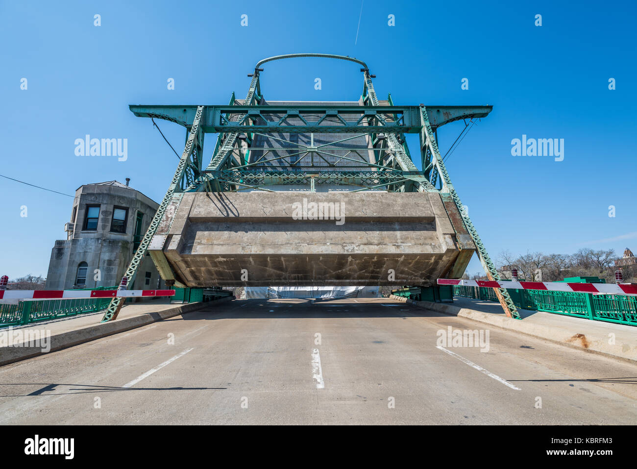 Rolling lift bridge hi-res stock photography and images - Alamy