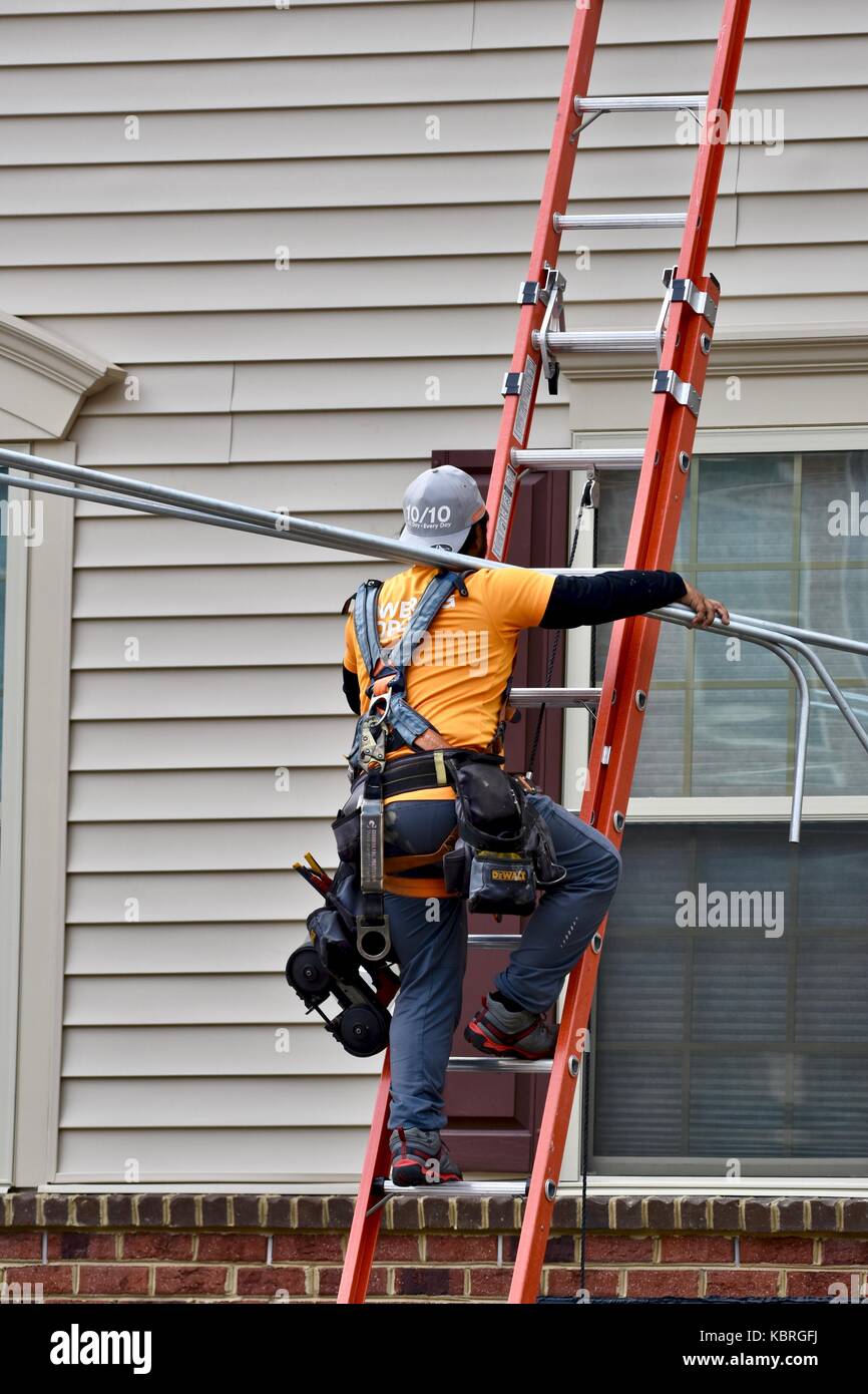 Solar panel up ladder hi-res stock photography and images - Alamy