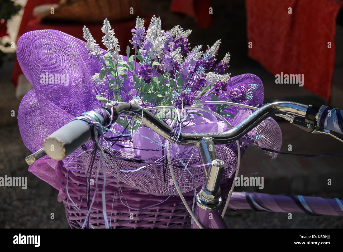 Cycle bike flower display hi-res stock photography and images - Alamy