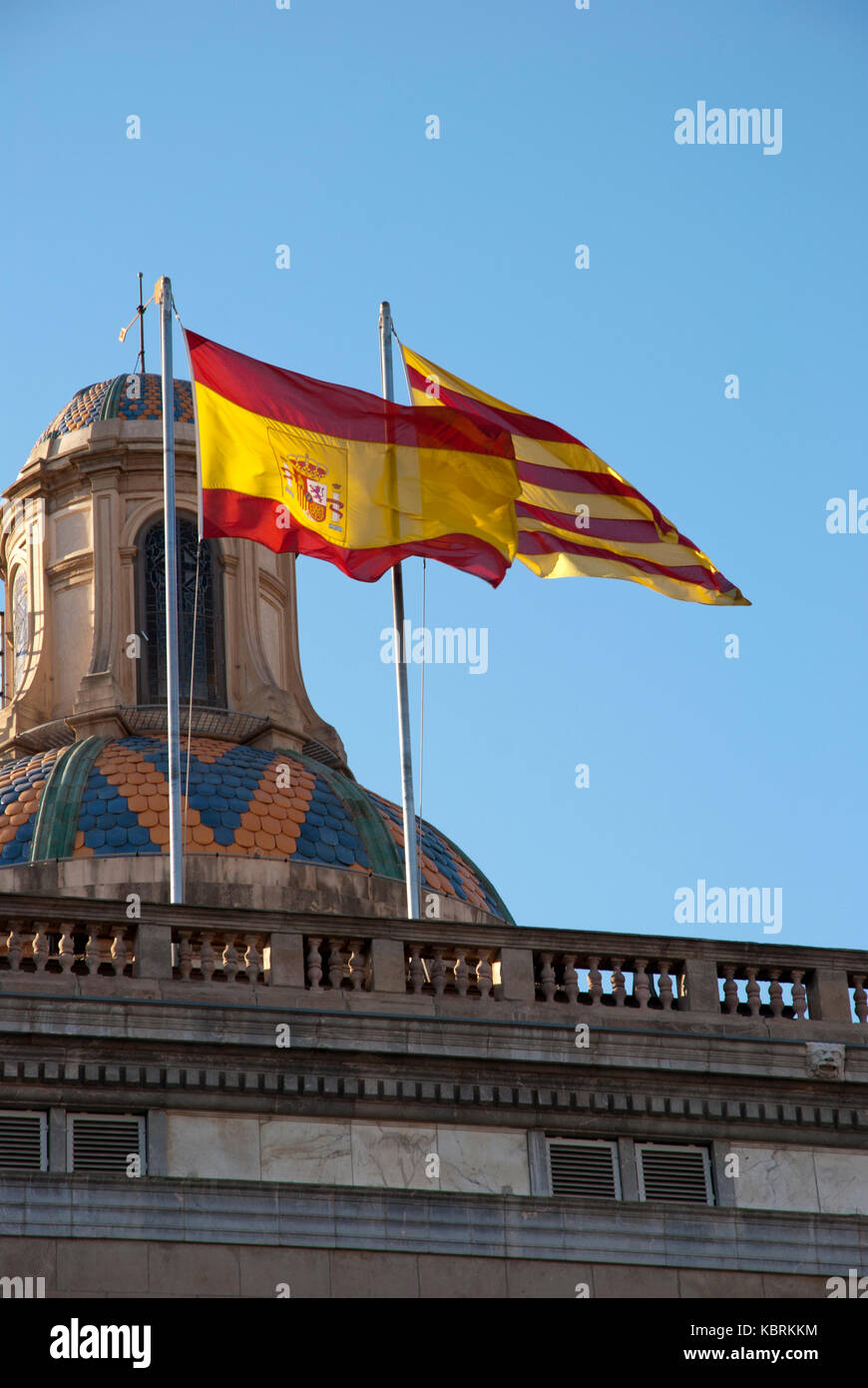 Spanish and Catalan flag waving Stock Photo - Alamy