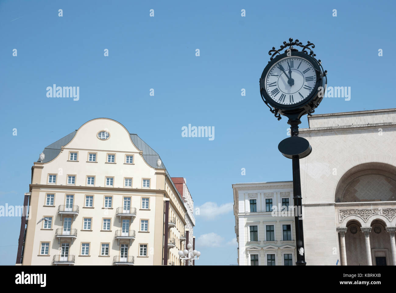 Main square with clock in Timisoara, Romania Stock Photo - Alamy