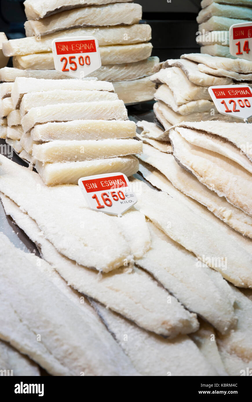 Selling cod fish in market Stock Photo - Alamy