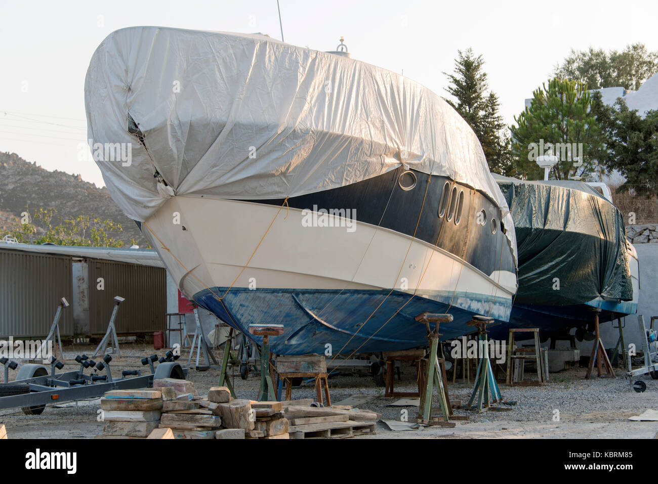 Covered boat lift hi-res stock photography and images - Alamy