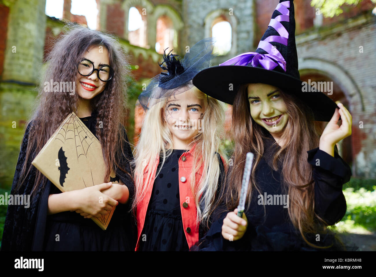 Halloween characters hi-res stock photography and images - Alamy