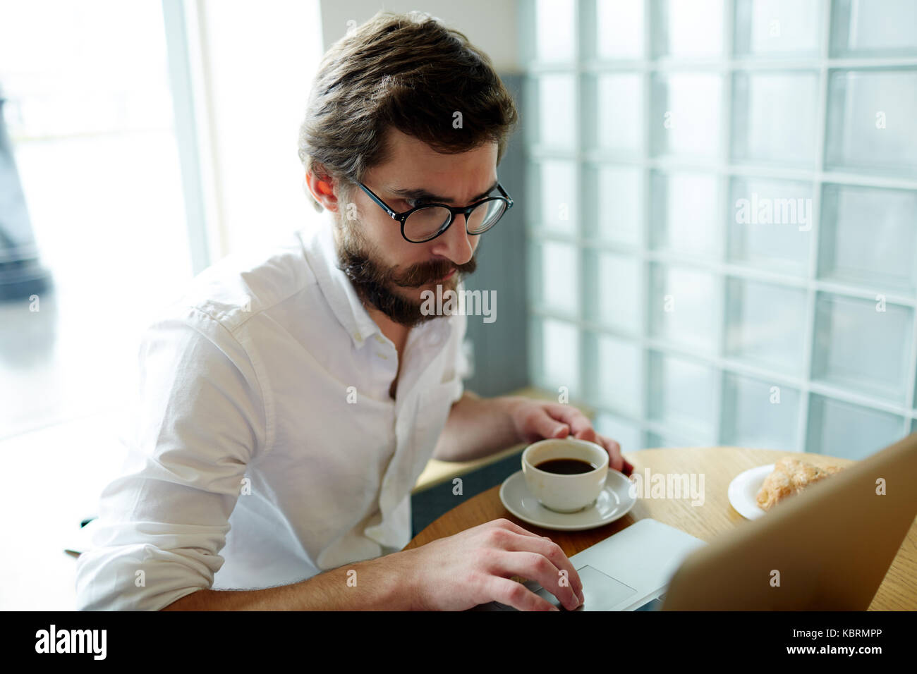Networking by breakfast Stock Photo - Alamy
