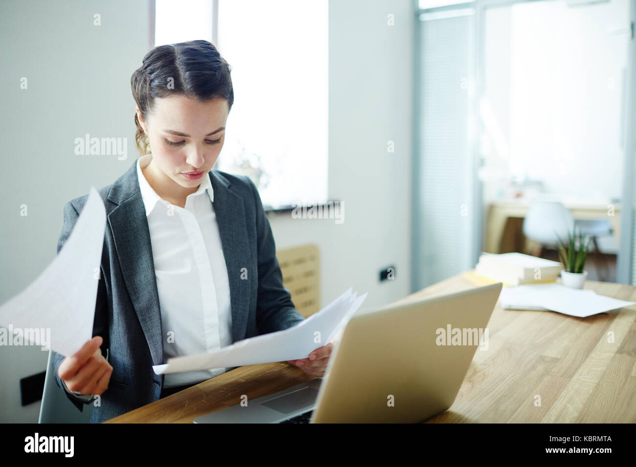 Executive busy hi-res stock photography and images - Alamy
