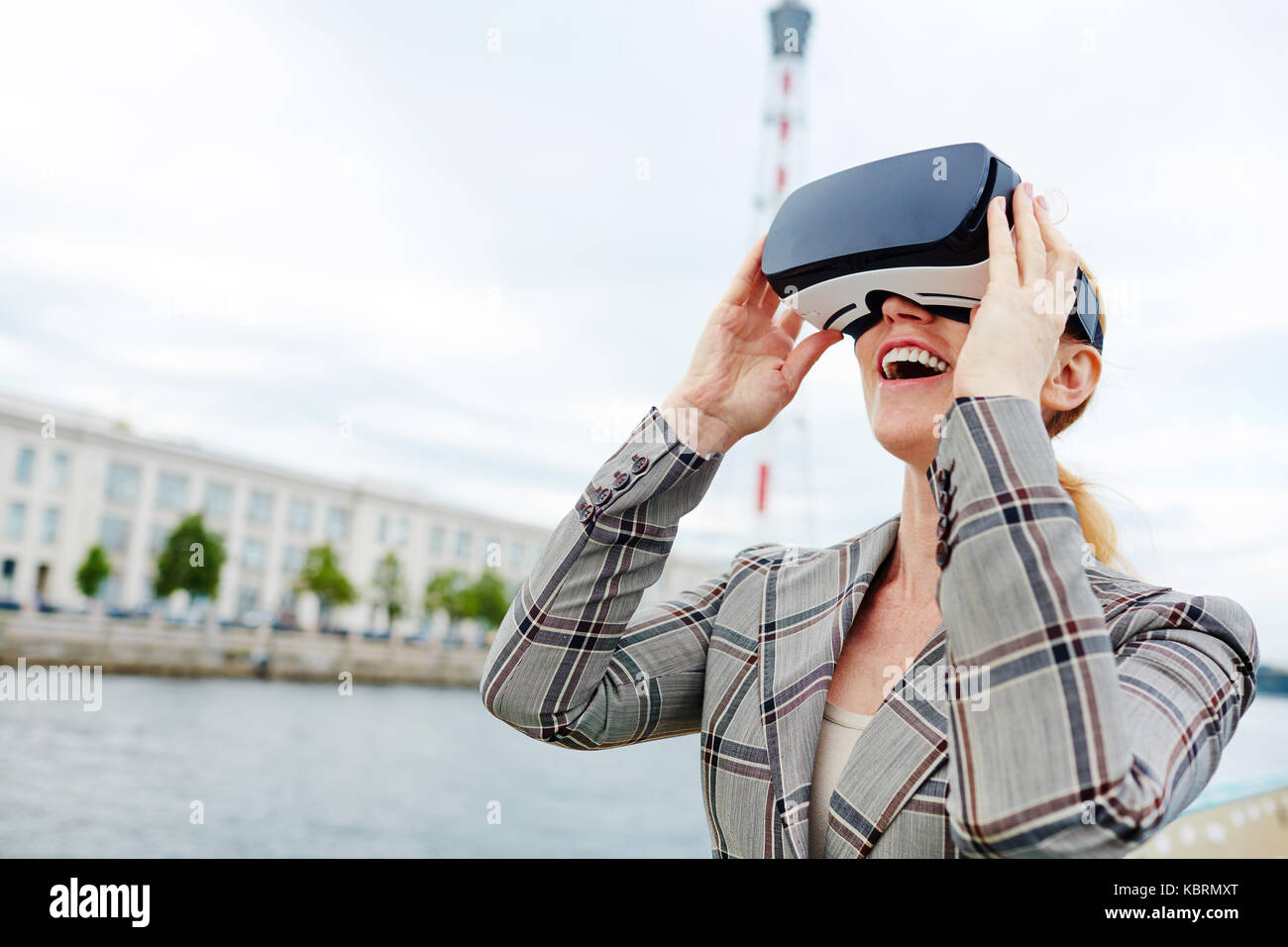 Woman in virtual reality Stock Photo - Alamy