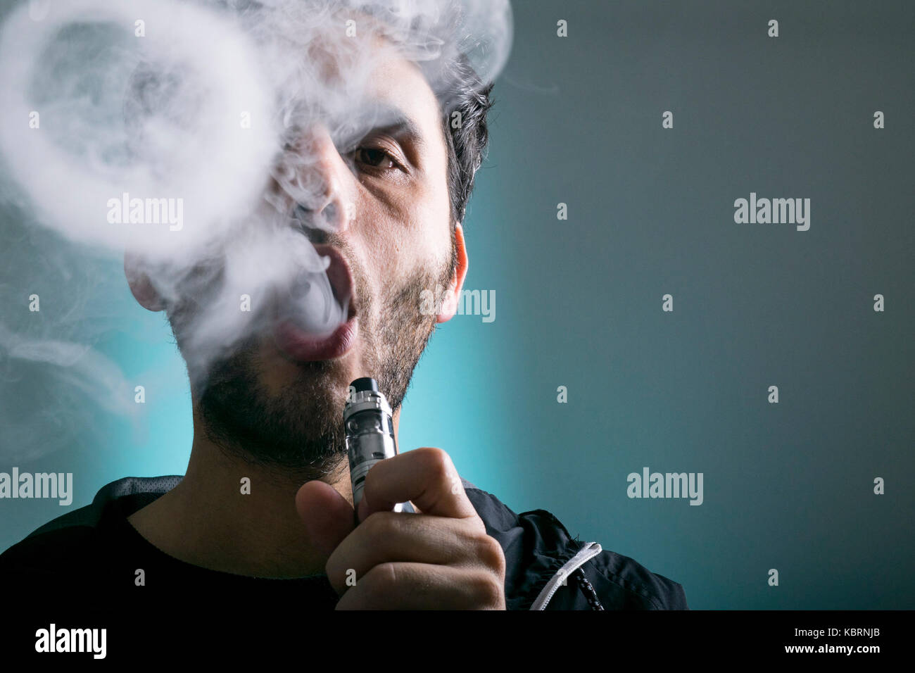 Vaping Device High Resolution Stock Photography and Images - Alamy