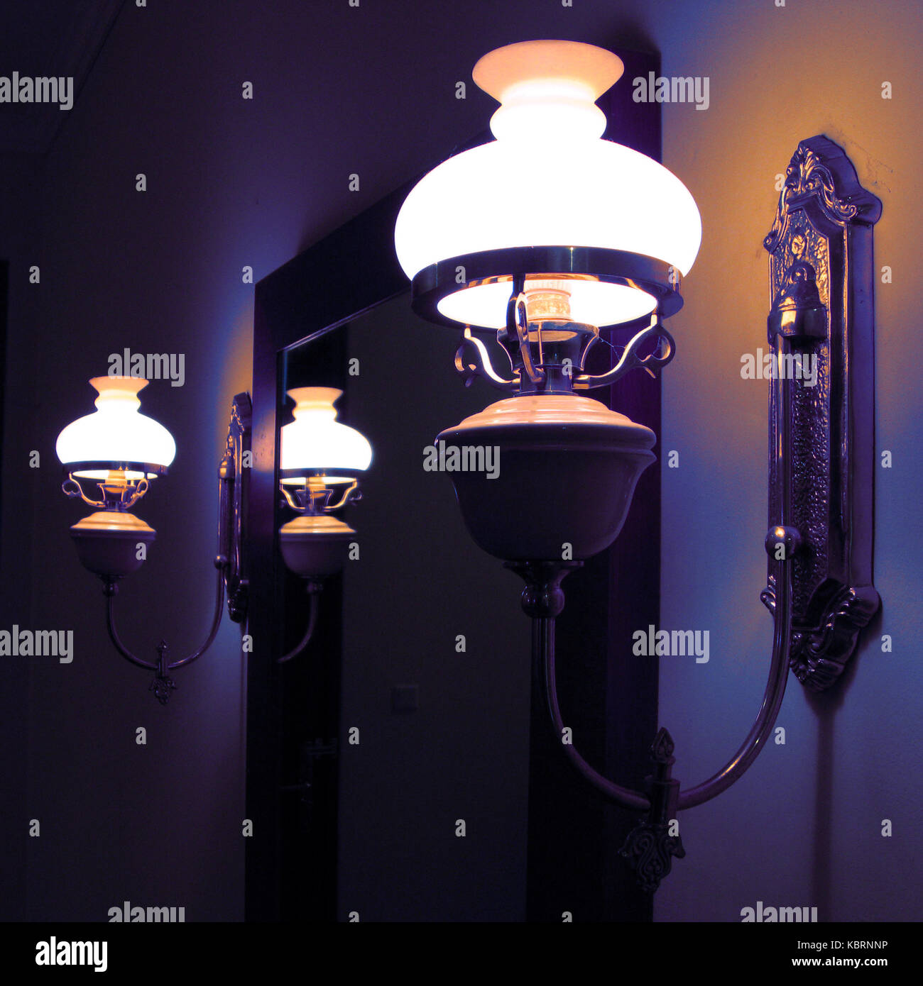 Dim lighting hotel room hi-res stock photography and images - Alamy