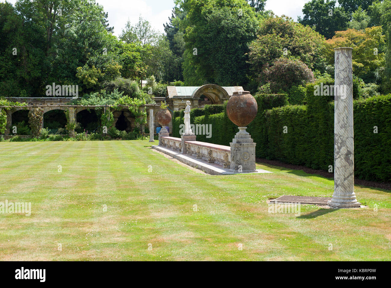 Marble column in an Italian garden Stock Photo - Alamy