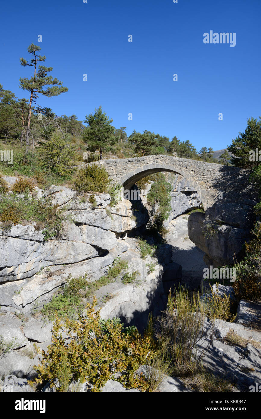 Humpback bridge hi-res stock photography and images - Alamy