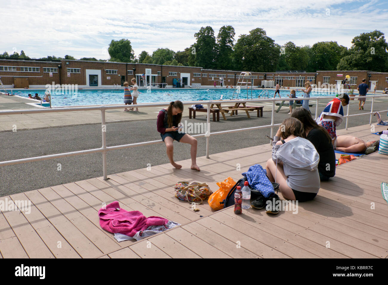 Brockwell lido hi-res stock photography and images - Alamy