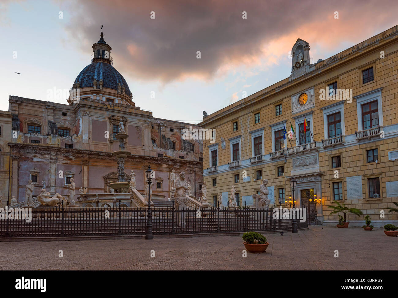 Square Pretoria, Palermo, Sicily region, Italy Stock Photo - Alamy