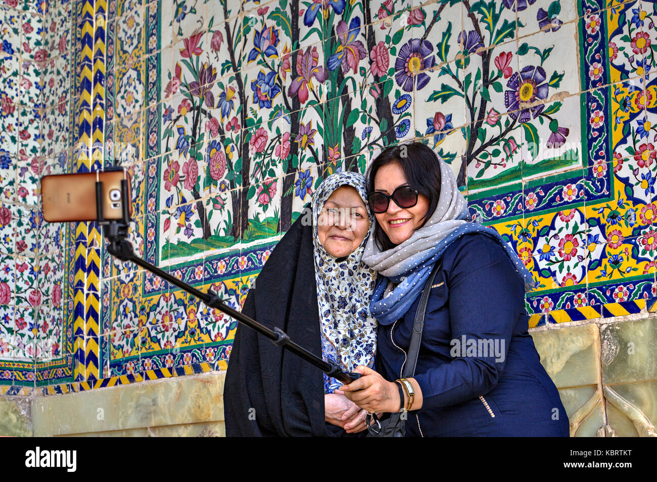 Fars Province Shiraz Iran 19 April 2017 Two Muslim Women Dressed