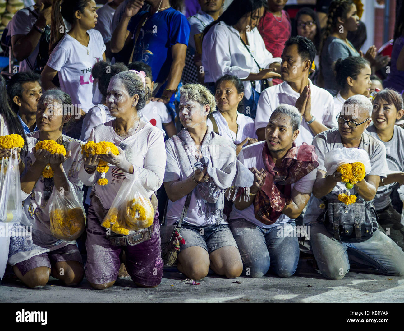 Covered chariot hi-res stock photography and images - Alamy