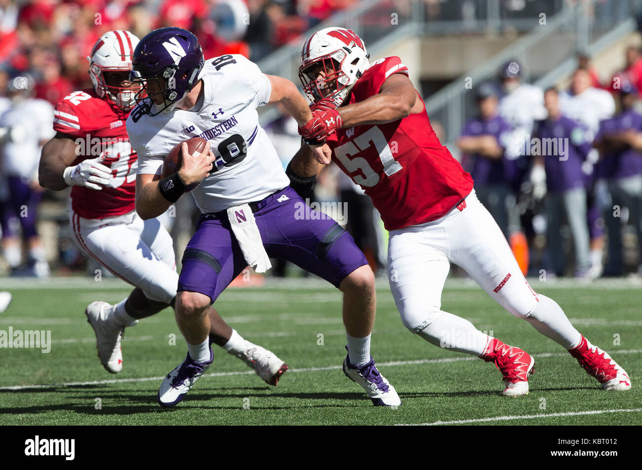 Madison, WI, USA. 30th Sep, 2017. Wisconsin Badgers defensive end Alec ...