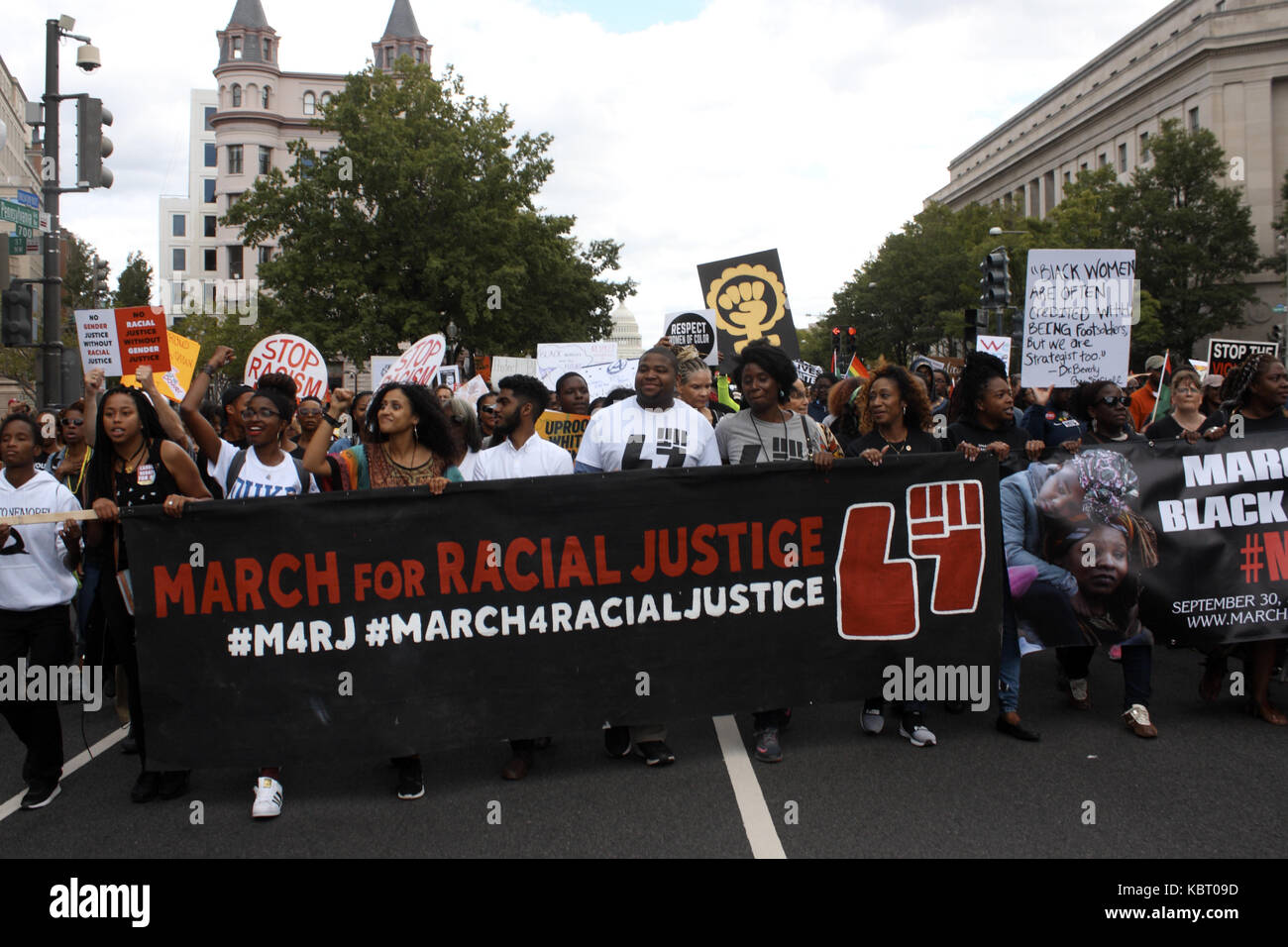 Washington, DC, USA. 30th Sep, 2017. Participants in what appears to ...