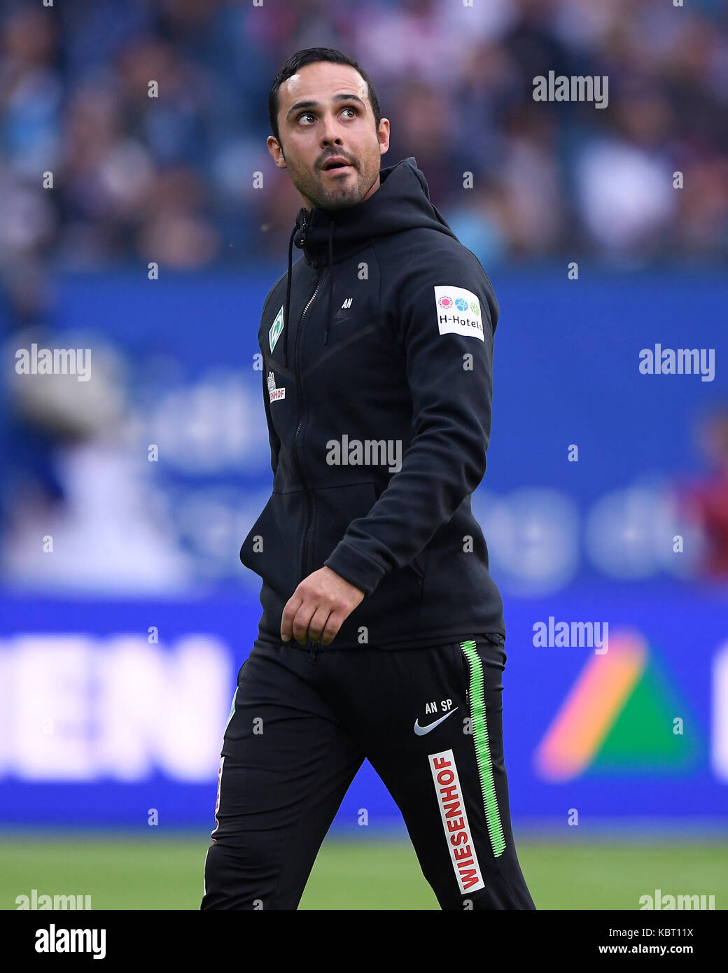 Hamburg, Deutschland. 30th Sep, 2017. Trainer Alexander Nouri (Werder ...