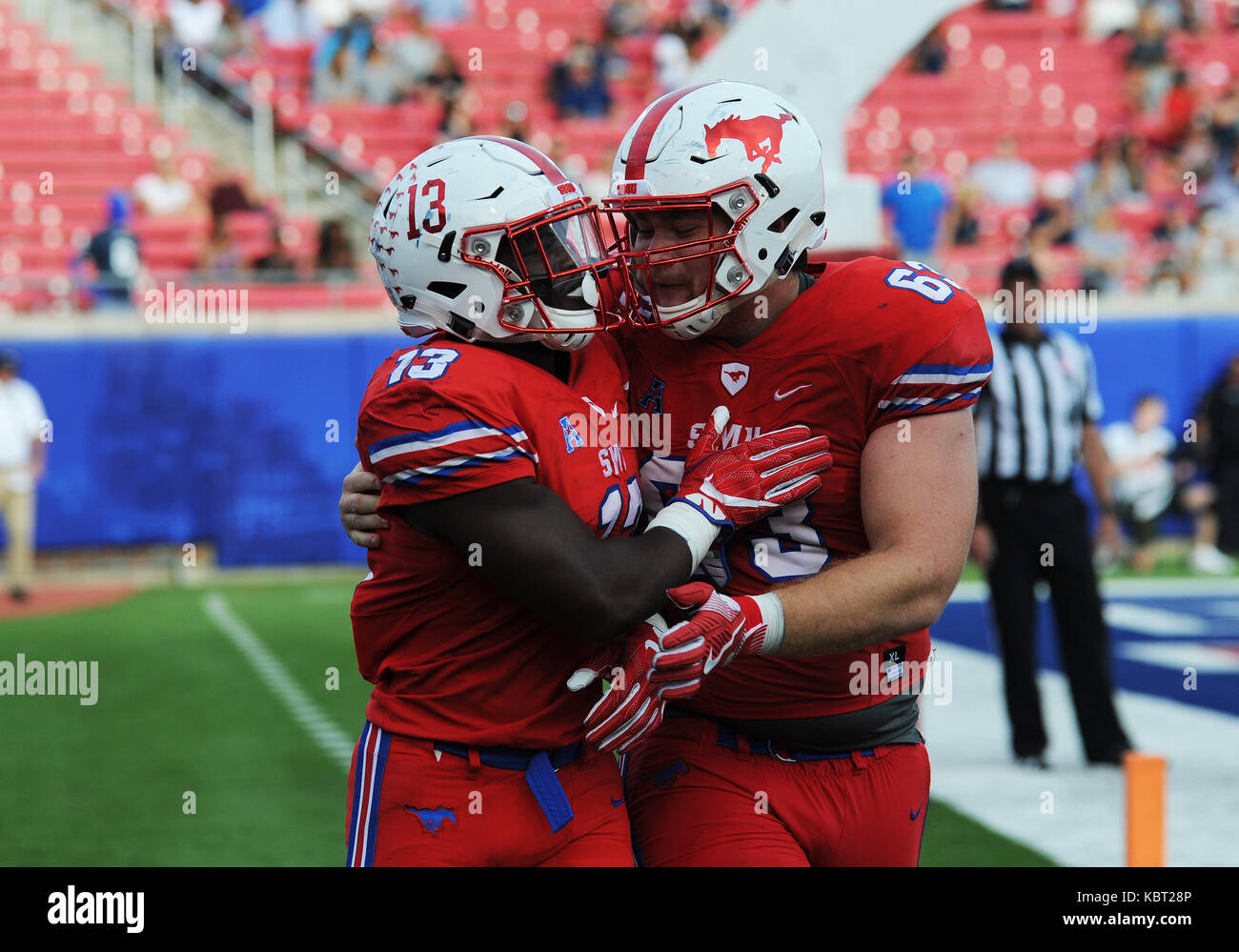 Dallas, Texas, USA. 30th Sep, 2017. Southern Methodist Mustangs running ...
