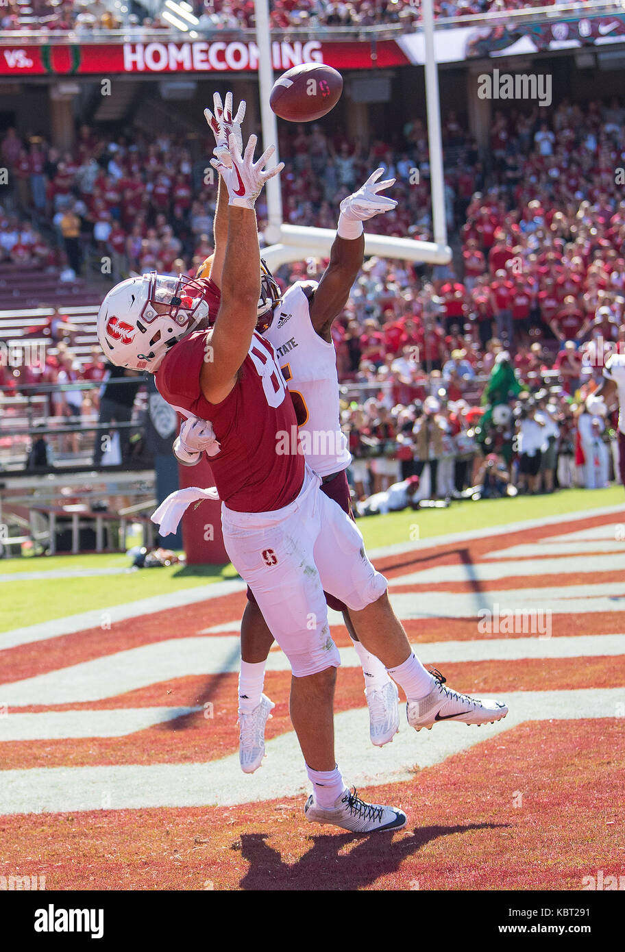 Stanford, California, USA. 30th Sep, 2017. Stanford Cardinal tight end ...