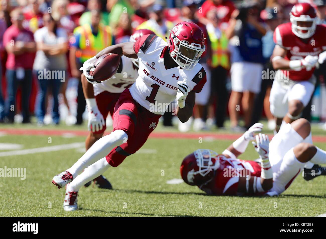 Sep 30, 2017: Aggies running back Jason Huntley #1 comes around the ...