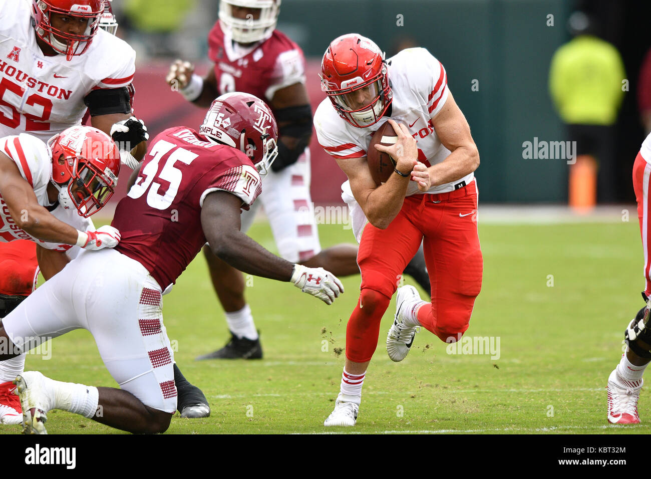 Philadelphia, Pennsylvania, USA. 30th Sep, 2017. Houston Cougars ...