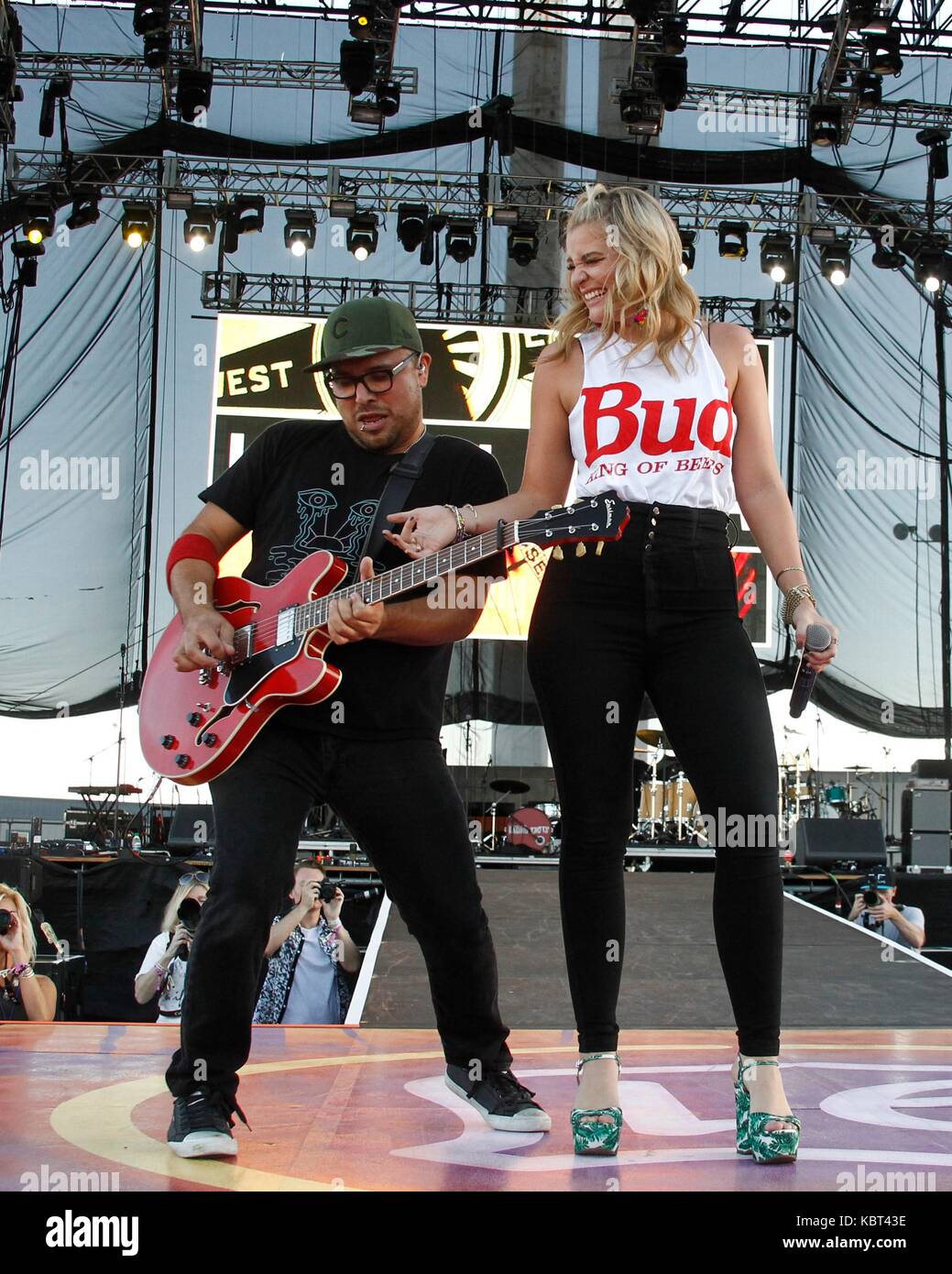 Las Vegas, NV, USA. 30th Sep, 2017. Lauren Alaina on stage for Route 91 ...