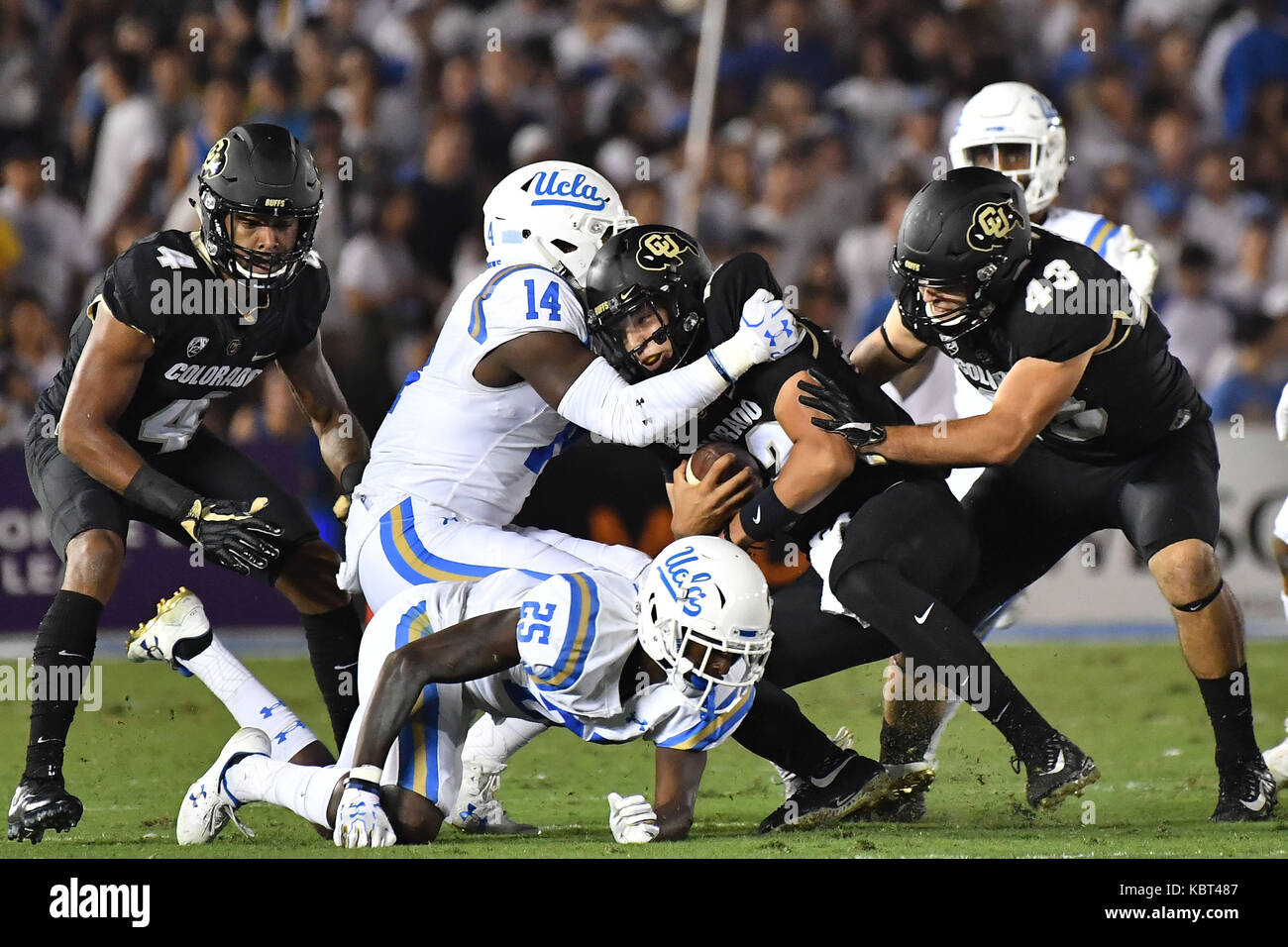 Pasadena, CA. 30th Sep, 2017. Colorado Buffaloes quarterback Steven ...