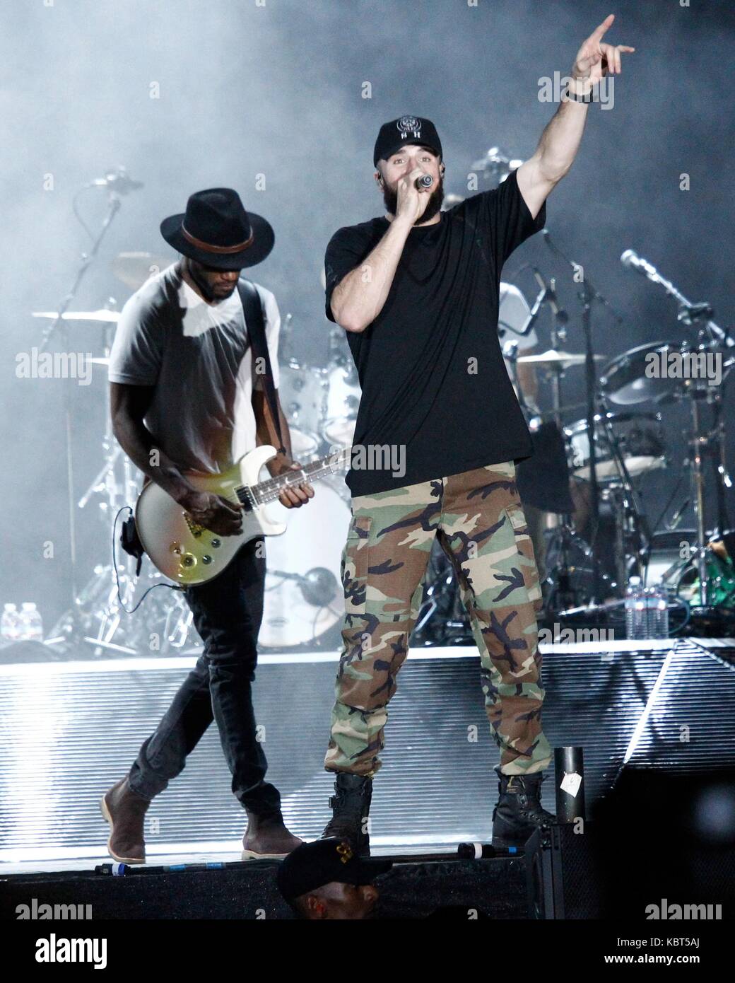 Las Vegas, NV, USA. 30th Sep, 2017. Sam Hunt on stage for Route 91 ...