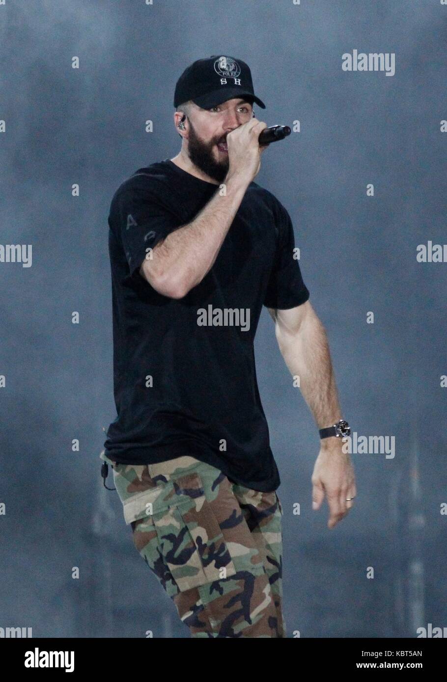 Las Vegas, NV, USA. 30th Sep, 2017. Sam Hunt on stage for Route 91 ...