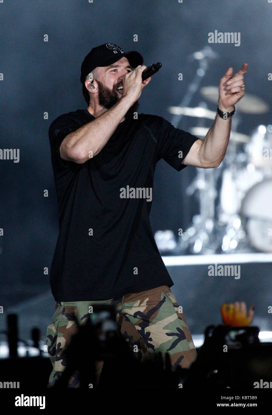 Las Vegas, NV, USA. 30th Sep, 2017. Sam Hunt on stage for Route 91 ...