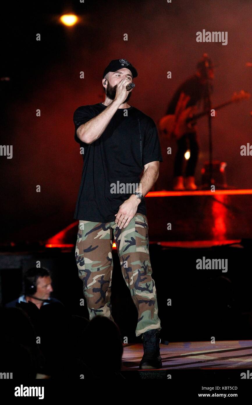 Las Vegas, NV, USA. 30th Sep, 2017. Sam Hunt on stage for Route 91 ...
