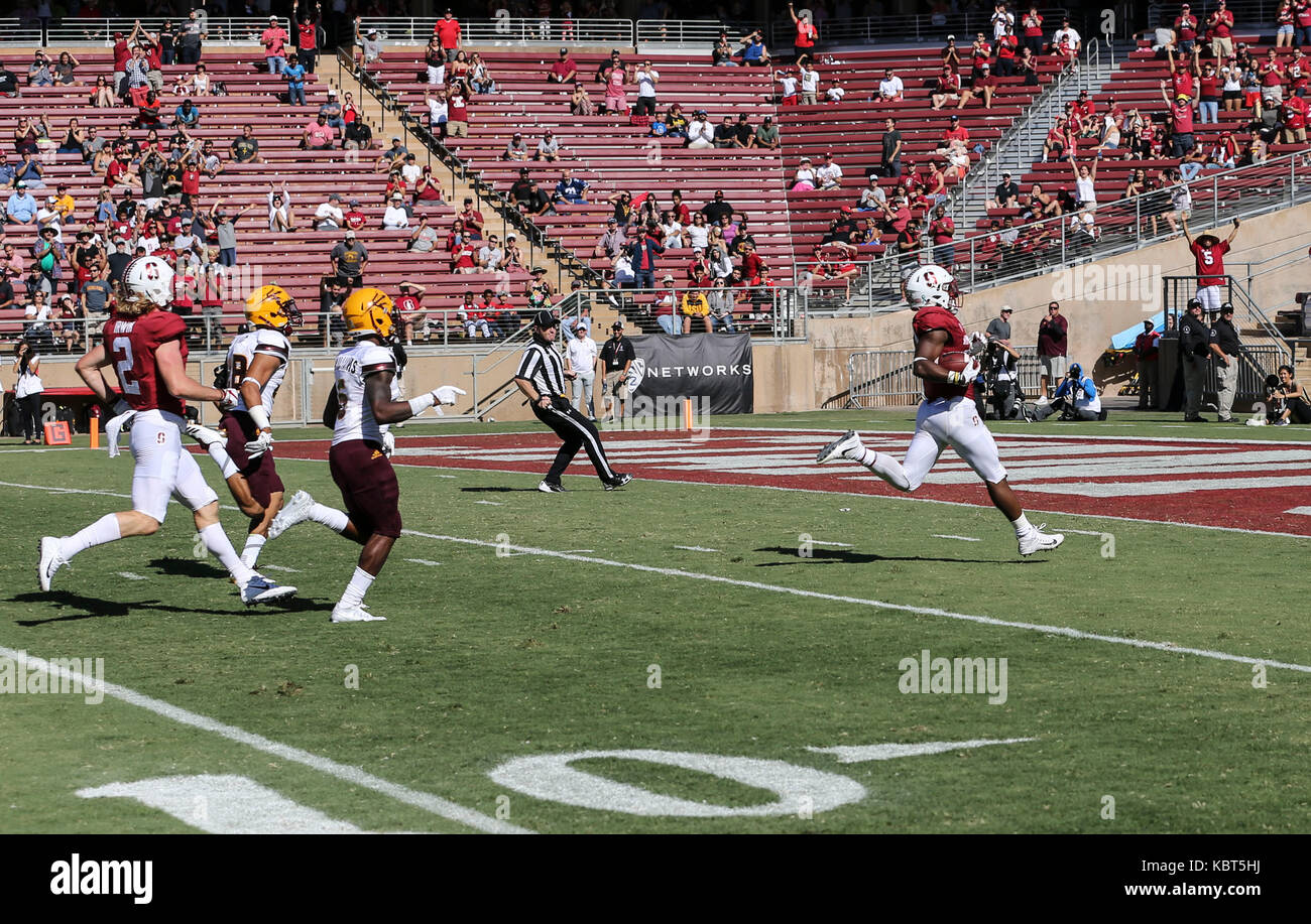 Stanford, United States. 30th Sep, 2017. Stanford Cardinal running back ...