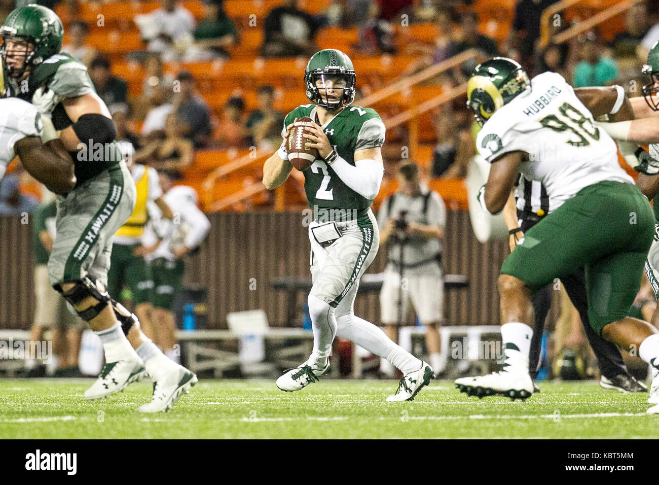 September 30, 2017 - Hawaii Rainbow Warriors quarterback Dru Brown (2 ...
