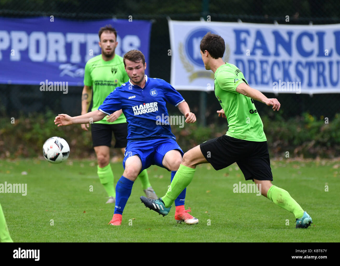 Karlsruhe, Deutschland. 30th Sep, 2017. vl Mert Oeztuerk (Freiberg ...
