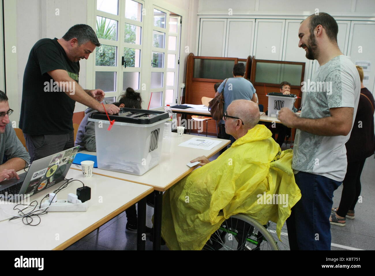 during pro-referendum In Barcelona, Spain, first Sunday, October 1 ...